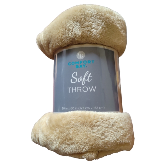 Comfort Bay | Bedding | Nwt Comfort Bay Tan Soft Plush Throw Blanket 5 ...
